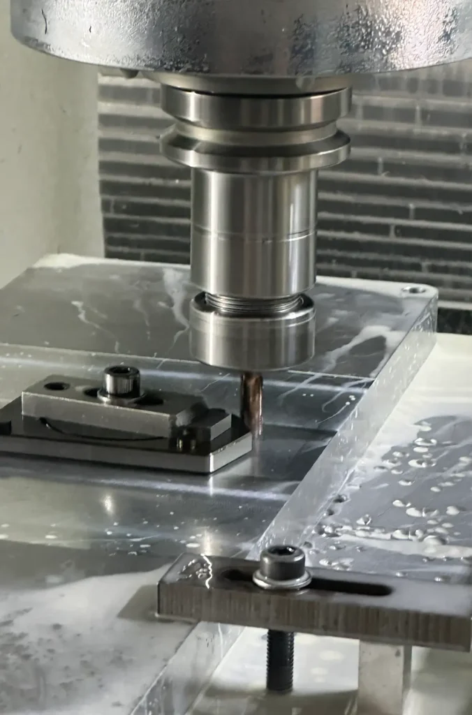 Sundi - Horizontal vs. Vertical CNC Machines: What’s the Difference?